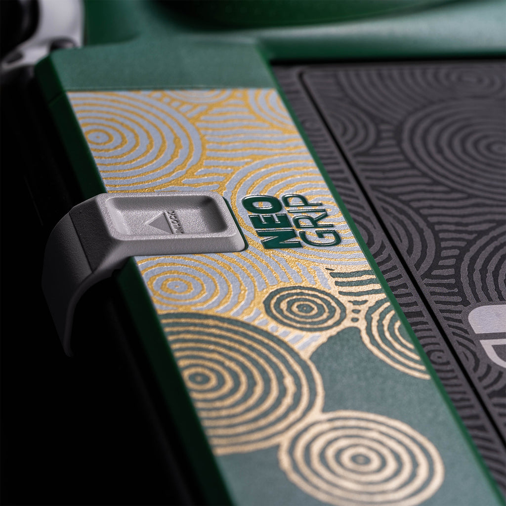 Roll over image to zoom in