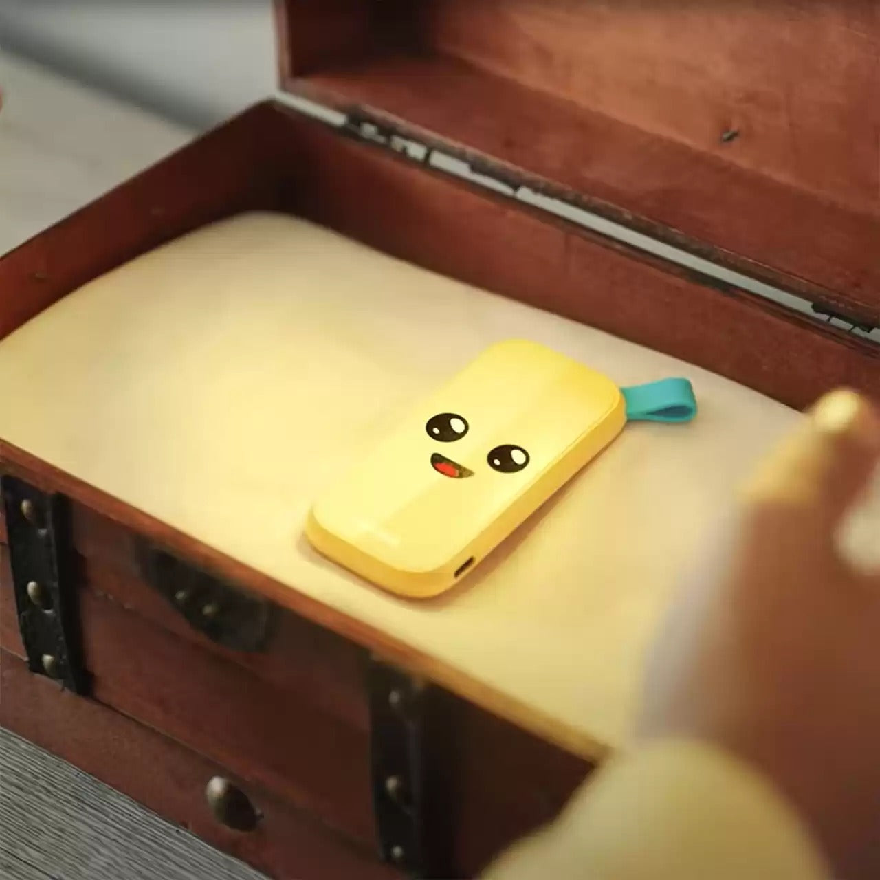 Roll over image to zoom in